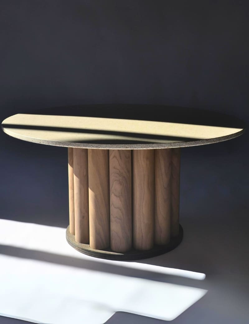 Grande table basse "Héritage" en volants et en tubes de badminton recyclés